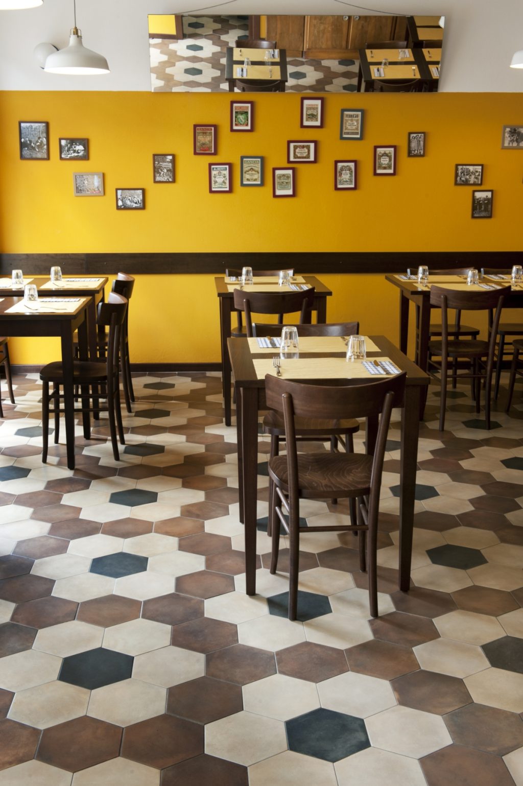 The Trippa restaurant in Milan: "old school" and vintage atmosphere