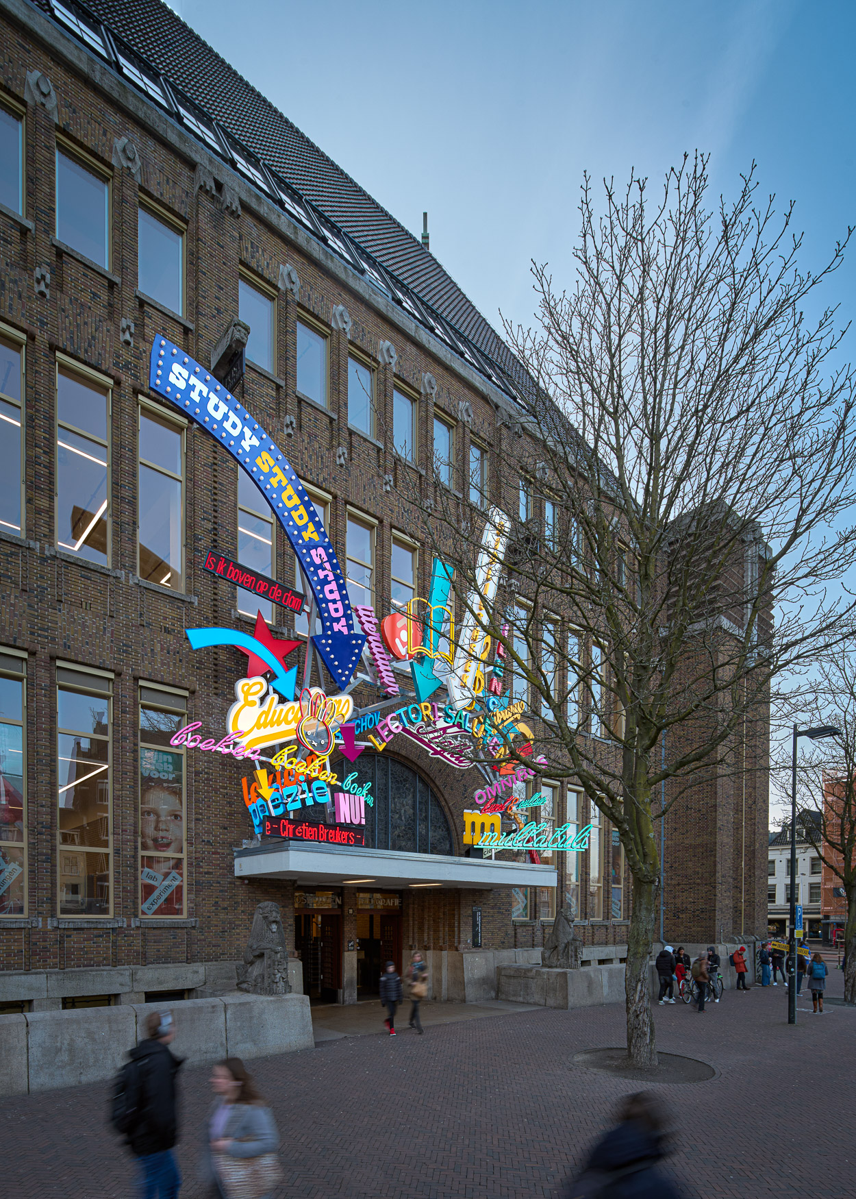 La biblioteca di Utrecht si espande oltre i suoi muri con l'arte di ...