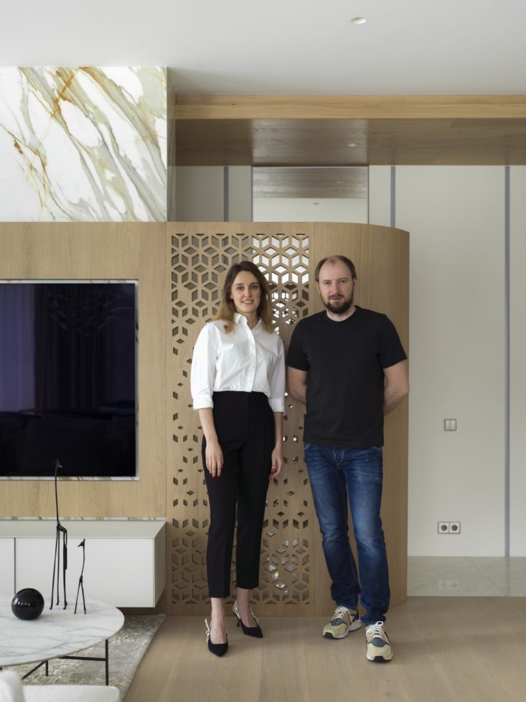 Un appartamento luminoso, arioso e multifunzionale. Interior design di Kerimov Architects ...