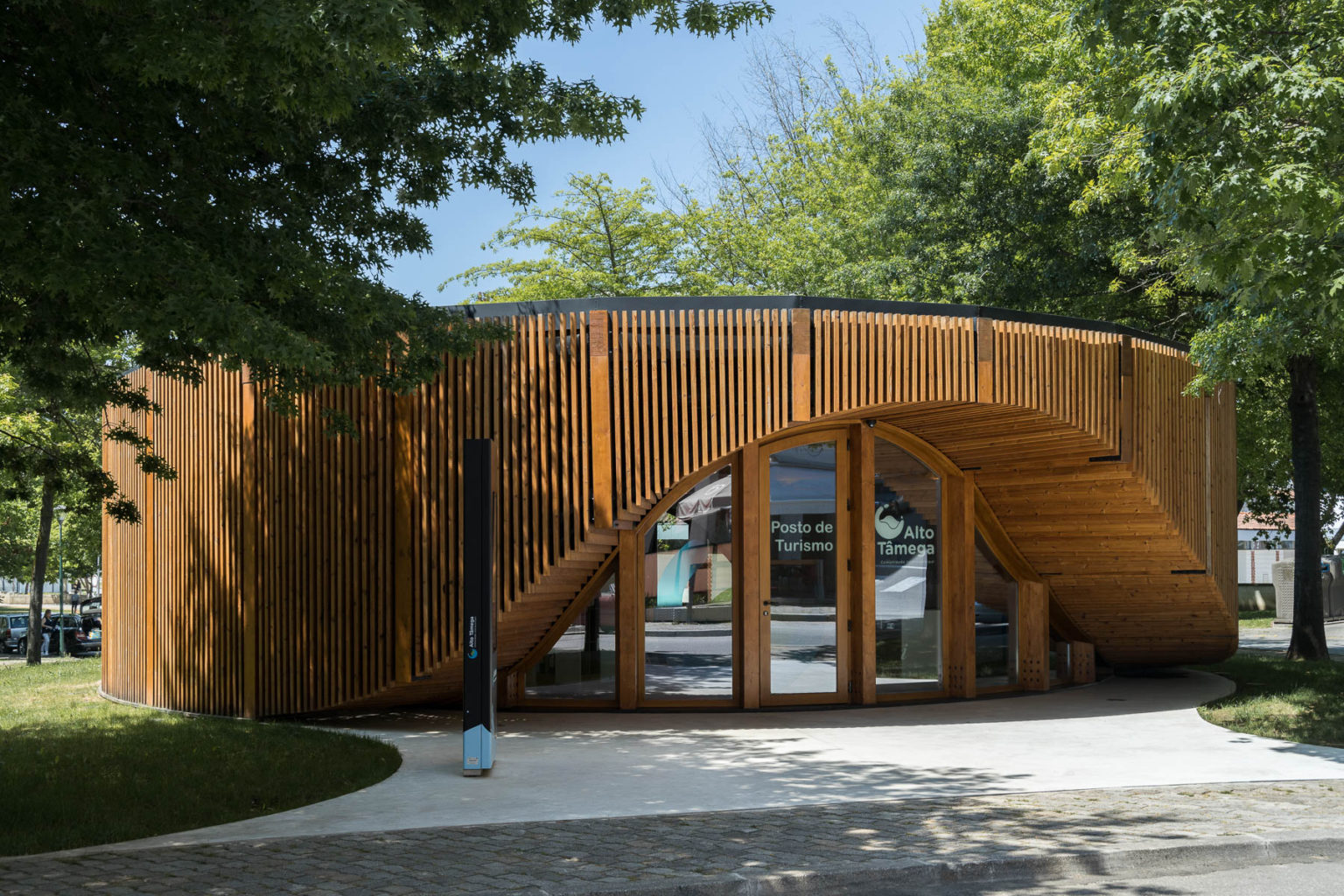 Alto Tâmega Tourism Info Point: a sustainable wooden building that ...