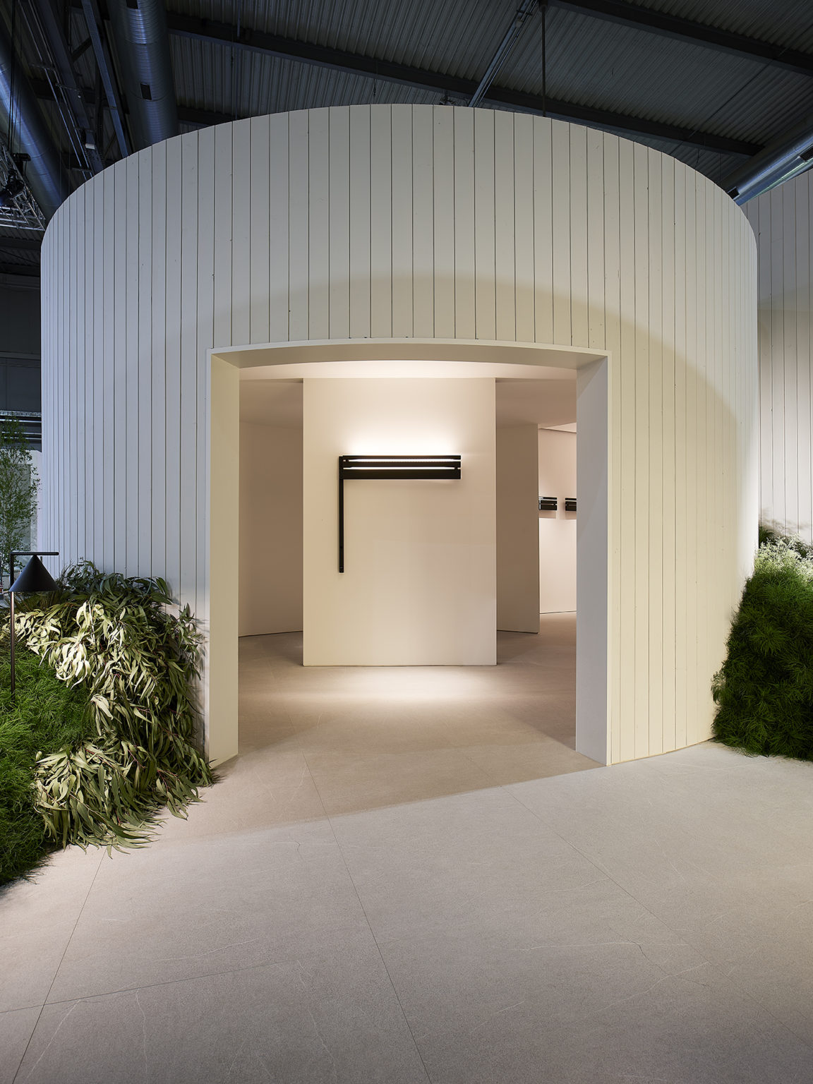 Flos rivela le sue ultime novità per l'illuminazione ad Euroluce 2023 ...