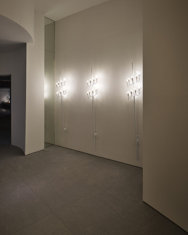 Flos rivela le sue ultime novità per l'illuminazione ad Euroluce 2023 ...