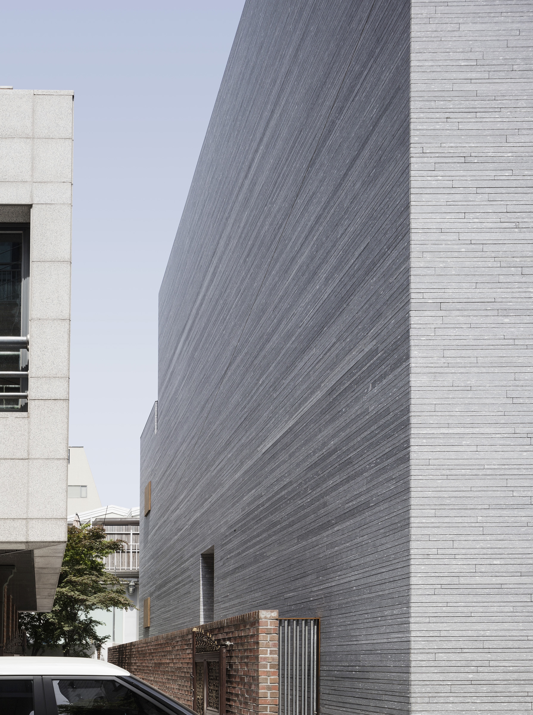 Boulder House: The house that looks like a rock, by atelierjun - Social ...