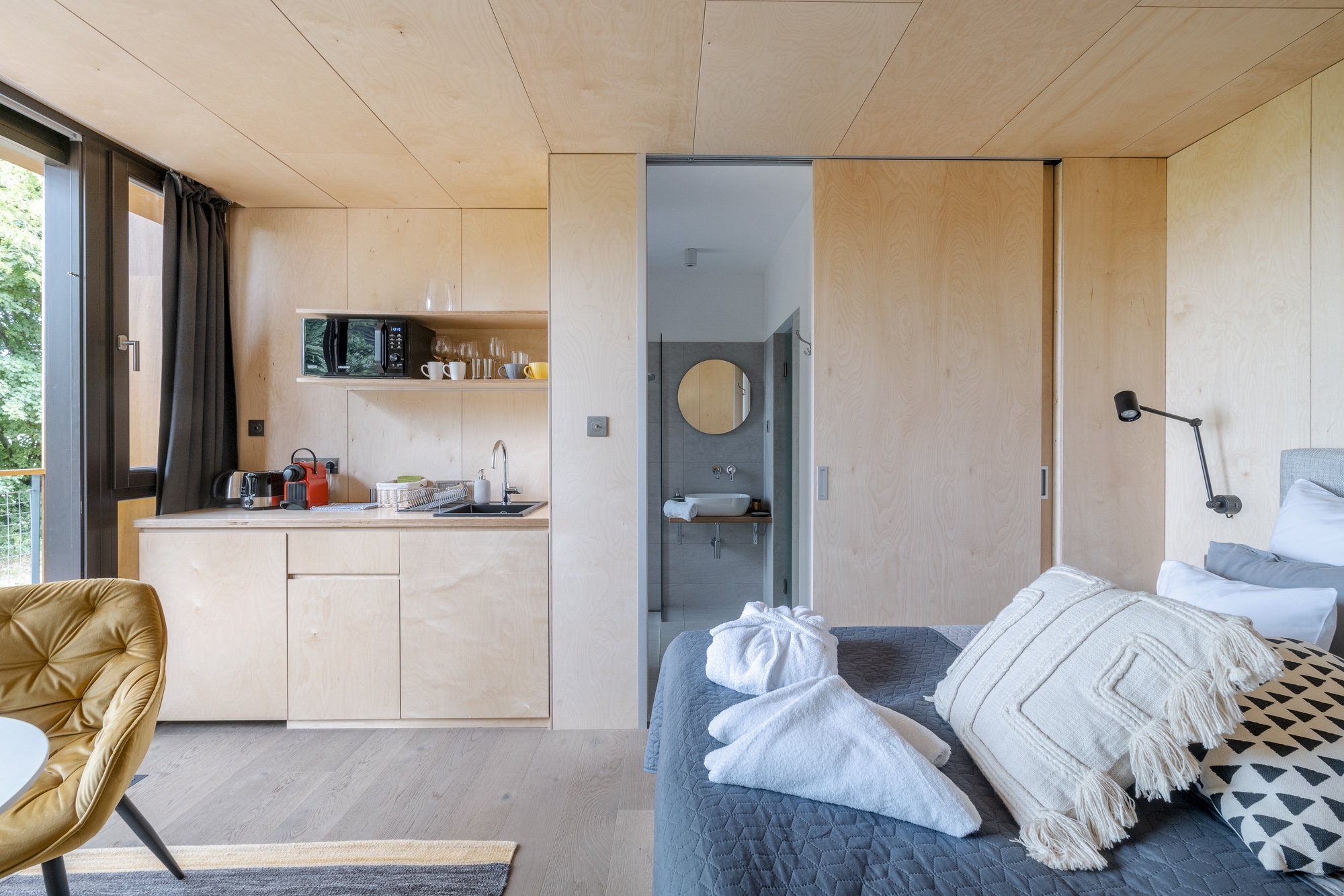 The Rock Cabins: Sebuah resort eko-kabin di tengah-tengah Hungary ...