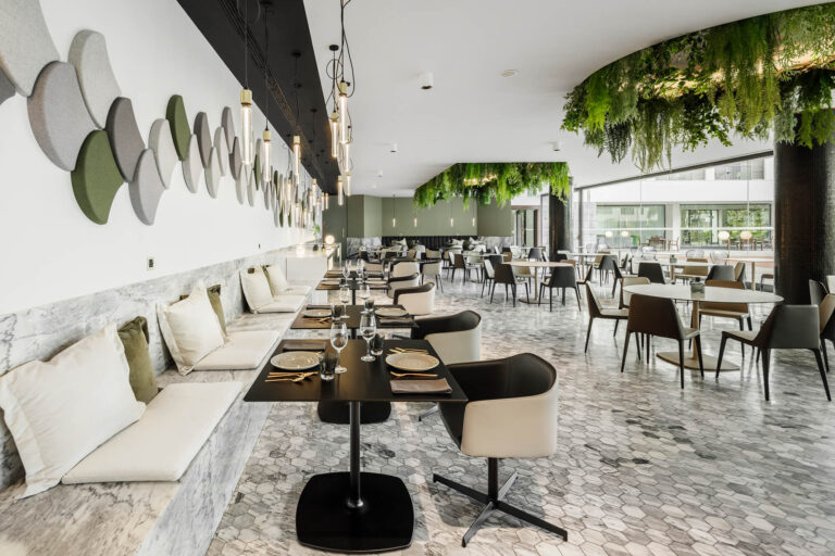 Koi Restaurant: Un viaggio sensoriale tra giardini, sapori e ...