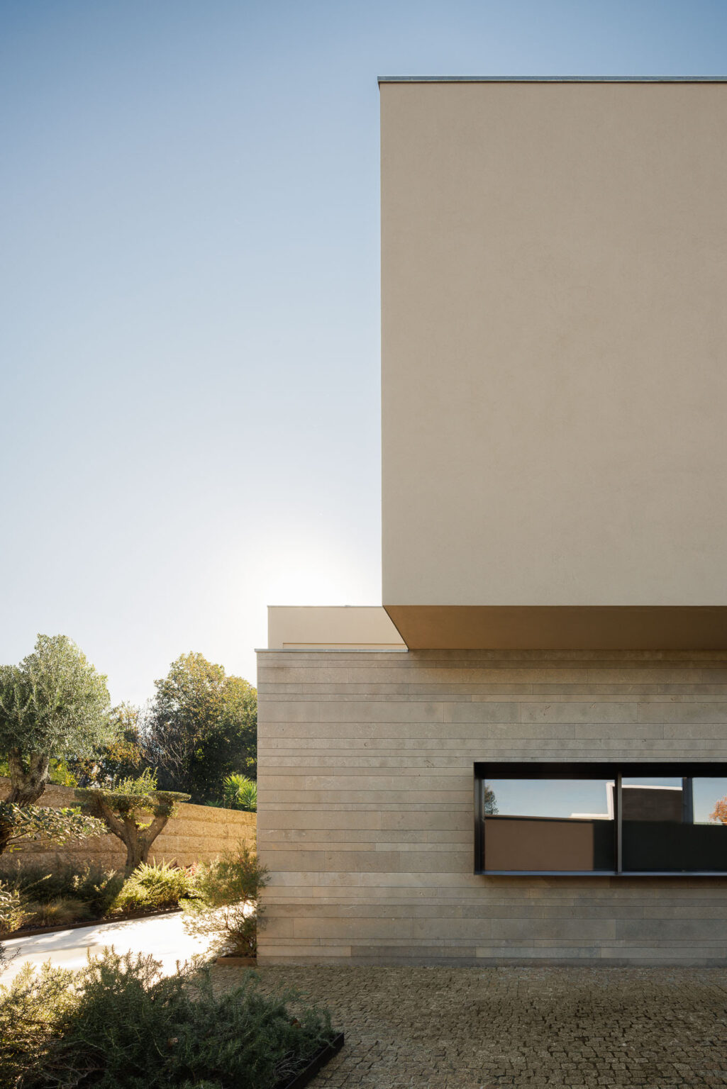 Simplicidad volumétrica y complejidad estructural, Casa D, L2C ...