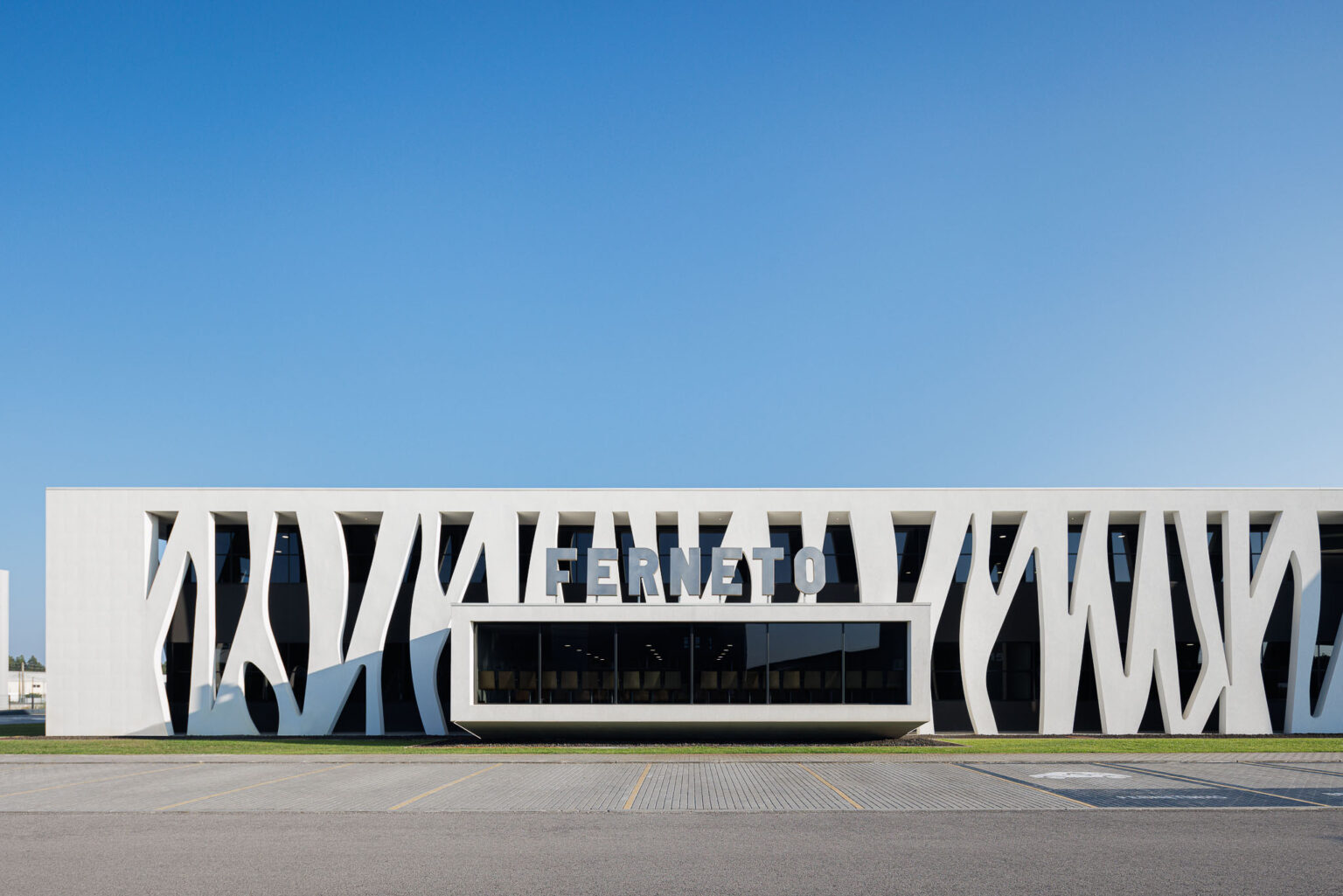 L'edificio industriale di Ferneto SA: Dove l'arte della panificazione ...