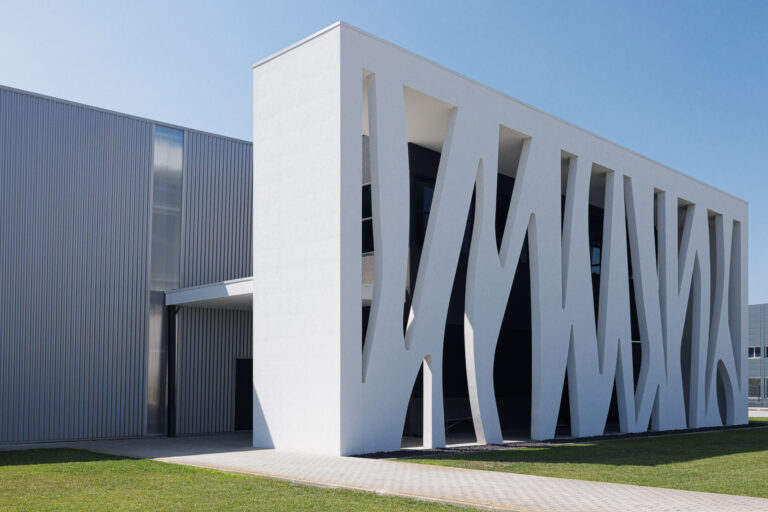 L'edificio industriale di Ferneto SA: Dove l'arte della panificazione ...