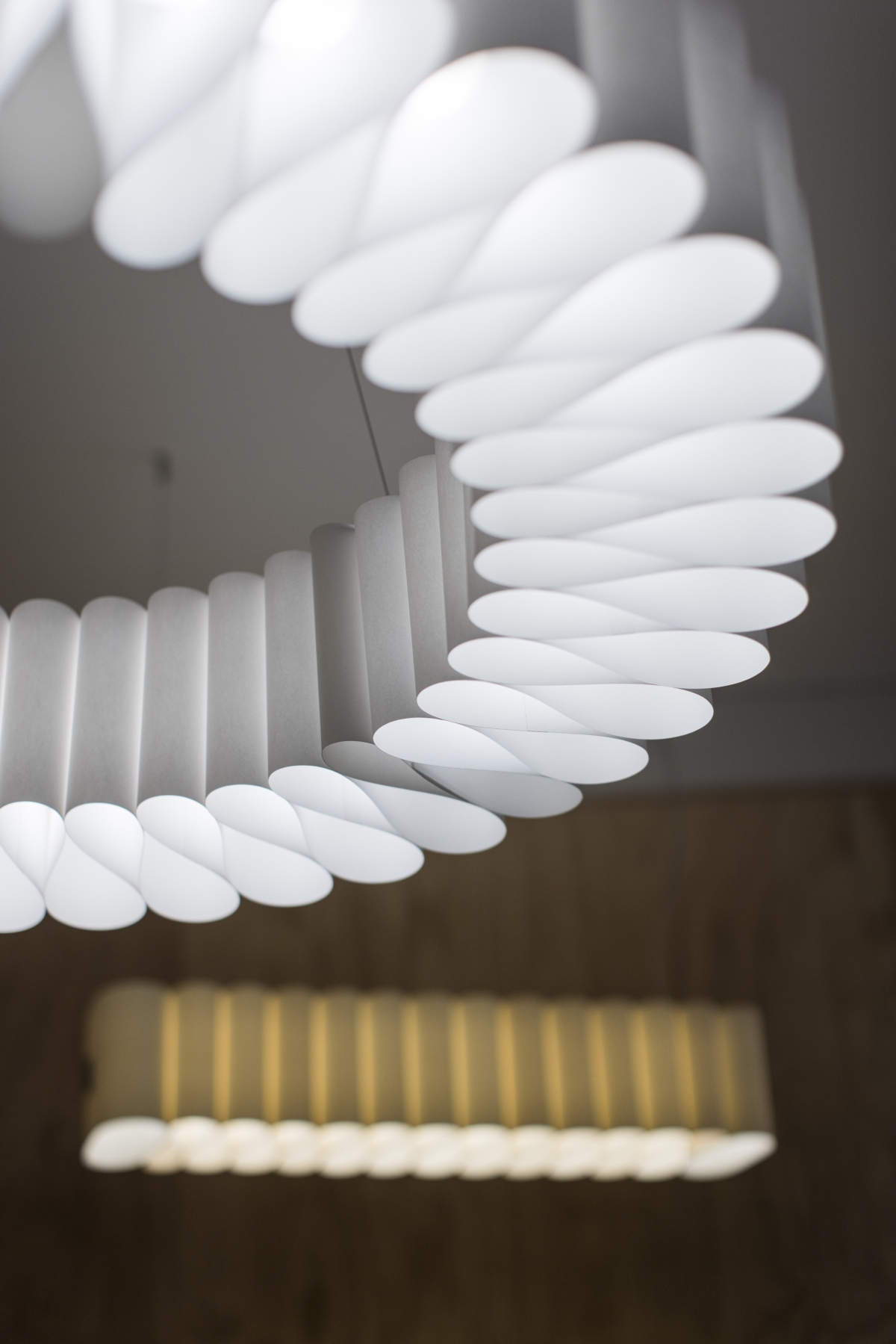 PLI by Foscarini: the light that dances between folds and waves and ...