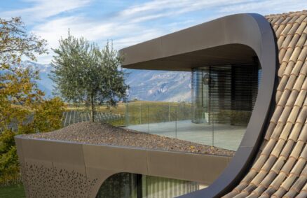 Villa EB: un'elegante residenza organica tra vigneti e boschi a Bolzano ...