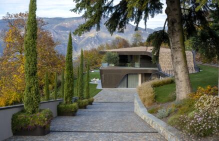 Villa EB: un'elegante residenza organica tra vigneti e boschi a Bolzano ...